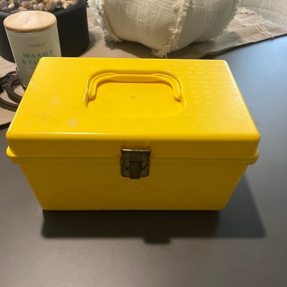 Wilson | Storage & Organization | Vintage Plastic Sewing Box 7s With ...